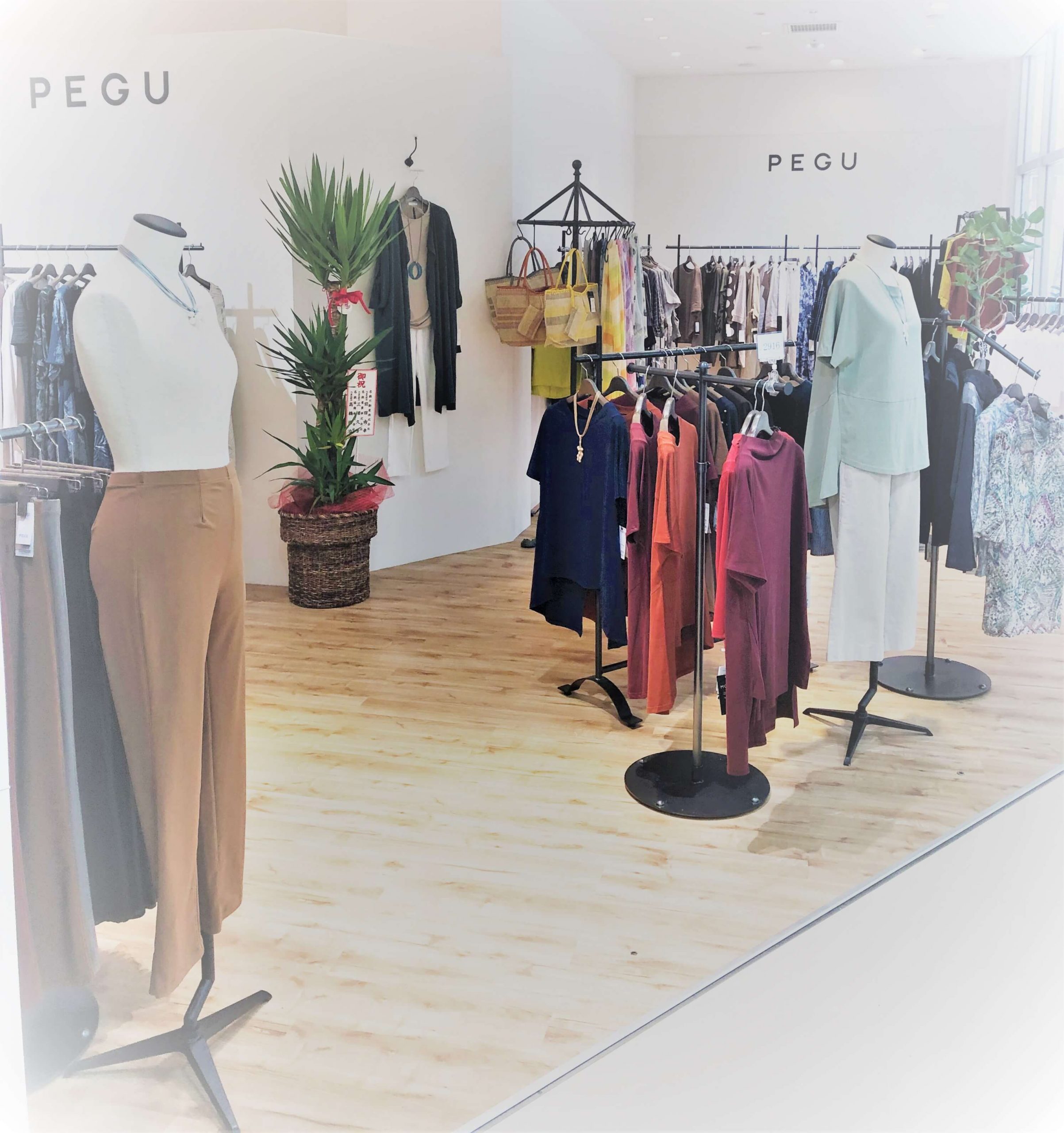 店舗情報 | Lady's Fashion PEGU